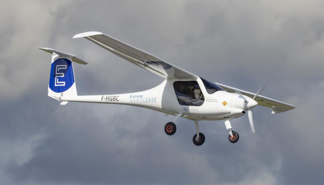 Testflygning av världens första och enda elektriska flygplan ...